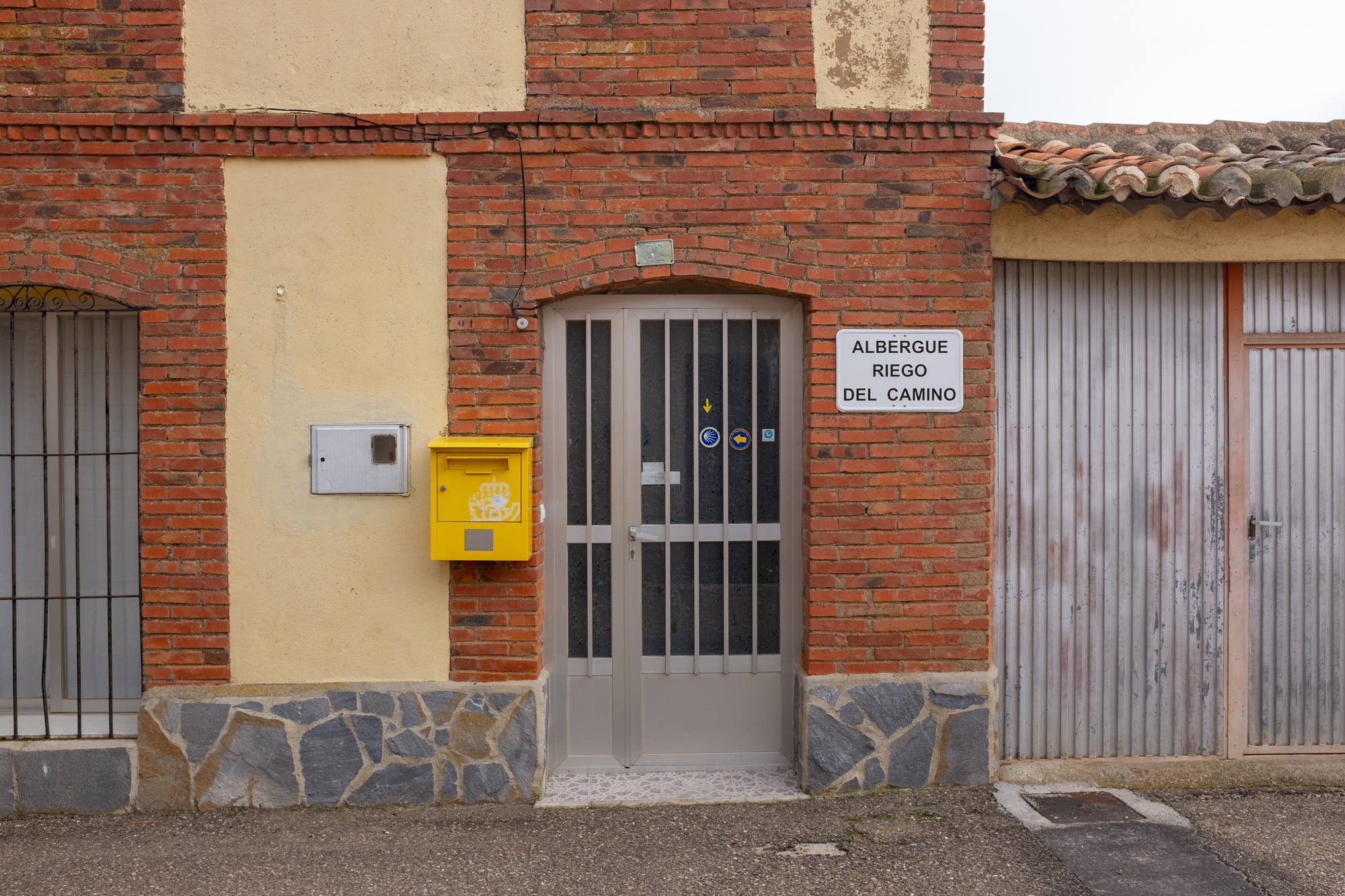 Albergue de peregrinos de Riego del Camino | Camino de Santiago Apps ...